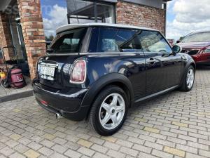 Black MINI Cooper 2009 in Talsi, with an engine capacity of 1.60 L and mileage of 157 thousand km for 3500 €, photo 8 on AUTOMOTO.COM.LV