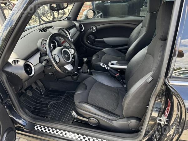 Melns MINI Cooper 2009 Talsi, ar dzinēja tilpumu 1.60 L un nobraukumu 157 tūkst. km par 3500 €, foto 9 vietnē AUTOMOTO.COM.LV