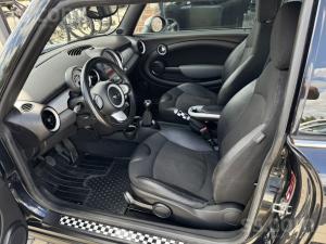 Black MINI Cooper 2009 in Talsi, with an engine capacity of 1.60 L and mileage of 157 thousand km for 3500 €, photo 10 on AUTOMOTO.COM.LV