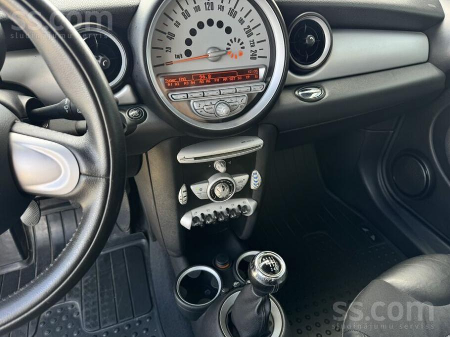 Black MINI Cooper 2009 in Talsi, with an engine capacity of 1.60 L and mileage of 157 thousand km for 3500 €, photo 12 on AUTOMOTO.COM.LV