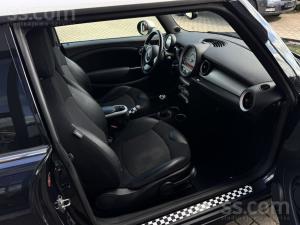 Black MINI Cooper 2009 in Talsi, with an engine capacity of 1.60 L and mileage of 157 thousand km for 3500 €, photo 13 on AUTOMOTO.COM.LV