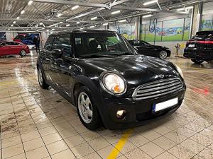 Black MINI Cooper 2010 in Vilnius, with an engine capacity of 1.60 L and mileage of 261 thousand km for 2850 €, photo 5 on AUTOMOTO.COM.LV
