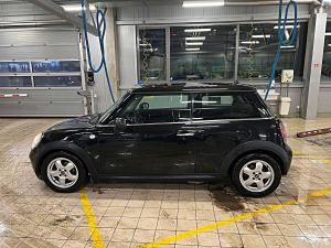 Black MINI Cooper 2010 in Vilnius, with an engine capacity of 1.60 L and mileage of 261 thousand km for 2850 €, photo 6 on AUTOMOTO.COM.LV