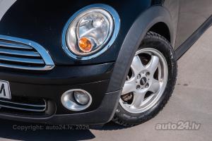 Black MINI Cooper 2010 in Tallinn, with an engine capacity of 1.60 L and mileage of 255 thousand km for 4500 €, photo 5 on AUTOMOTO.COM.LV