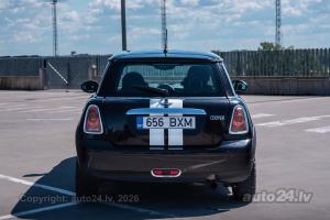 Black MINI Cooper 2010 in Tallinn, with an engine capacity of 1.60 L and mileage of 255 thousand km for 4500 €, photo 6 on AUTOMOTO.COM.LV