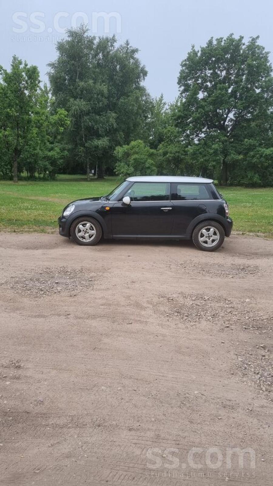 Black MINI Cooper 2011 in Riga, with an engine capacity of 1.60 L and mileage of 173 thousand km for 3600 €, photo 8 on AUTOMOTO.COM.LV