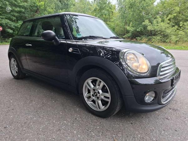 Black MINI Cooper 2011 in Alytus, with an engine capacity of 1.60 L and mileage of 242 thousand km for 3200 €, photo 2 on AUTOMOTO.COM.LV