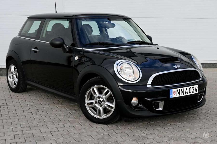 Black MINI Cooper 2012 in Kretinga, with an engine capacity of 1.56 L and mileage of 208 thousand km for 3999 €, photo 1 on AUTOMOTO.COM.LV
