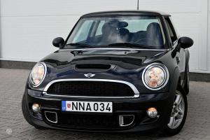 Black MINI Cooper 2012 in Kretinga, with an engine capacity of 1.56 L and mileage of 208 thousand km for 3999 €, photo 2 on AUTOMOTO.COM.LV