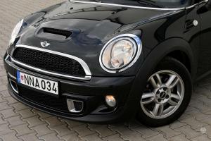 Black MINI Cooper 2012 in Kretinga, with an engine capacity of 1.56 L and mileage of 208 thousand km for 3999 €, photo 4 on AUTOMOTO.COM.LV