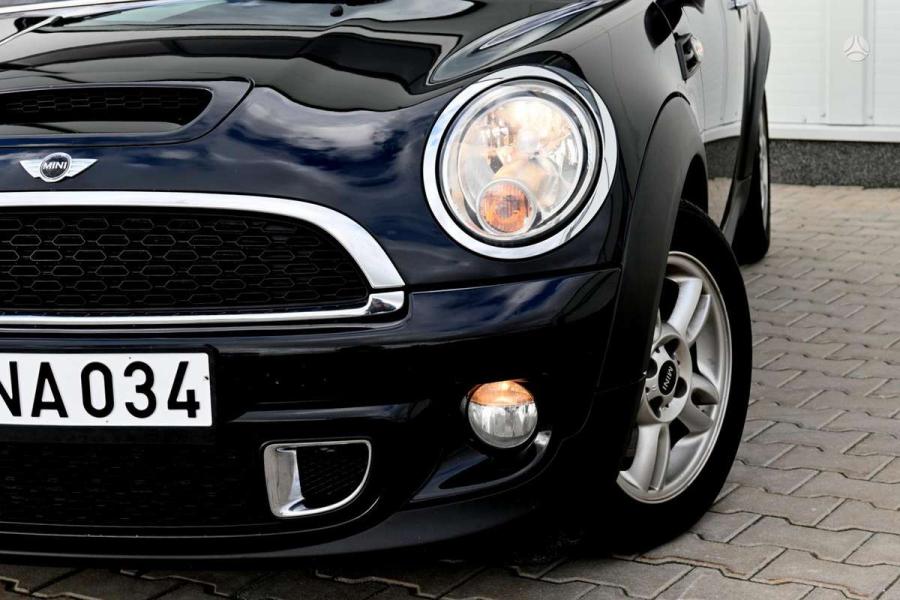 Black MINI Cooper 2012 in Kretinga, with an engine capacity of 1.56 L and mileage of 208 thousand km for 3999 €, photo 5 on AUTOMOTO.COM.LV