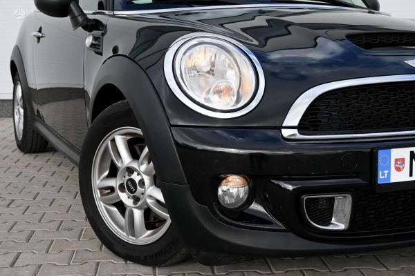 Black MINI Cooper 2012 in Kretinga, with an engine capacity of 1.56 L and mileage of 208 thousand km for 3999 €, photo 6 on AUTOMOTO.COM.LV