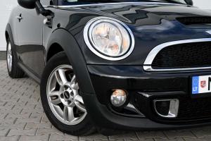 Black MINI Cooper 2012 in Kretinga, with an engine capacity of 1.56 L and mileage of 208 thousand km for 3999 €, photo 6 on AUTOMOTO.COM.LV