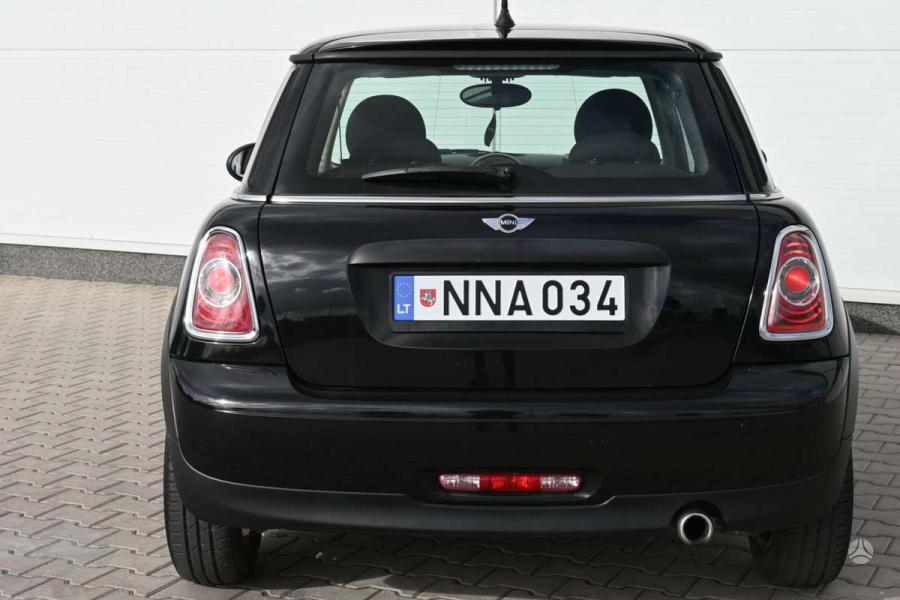 Black MINI Cooper 2012 in Kretinga, with an engine capacity of 1.56 L and mileage of 208 thousand km for 3999 €, photo 8 on AUTOMOTO.COM.LV