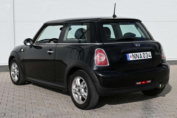 Black MINI Cooper 2012 in Kretinga, with an engine capacity of 1.56 L and mileage of 208 thousand km for 3999 €, photo 9 on AUTOMOTO.COM.LV