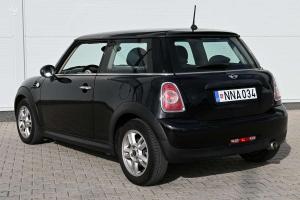 Black MINI Cooper 2012 in Kretinga, with an engine capacity of 1.56 L and mileage of 208 thousand km for 3999 €, photo 9 on AUTOMOTO.COM.LV