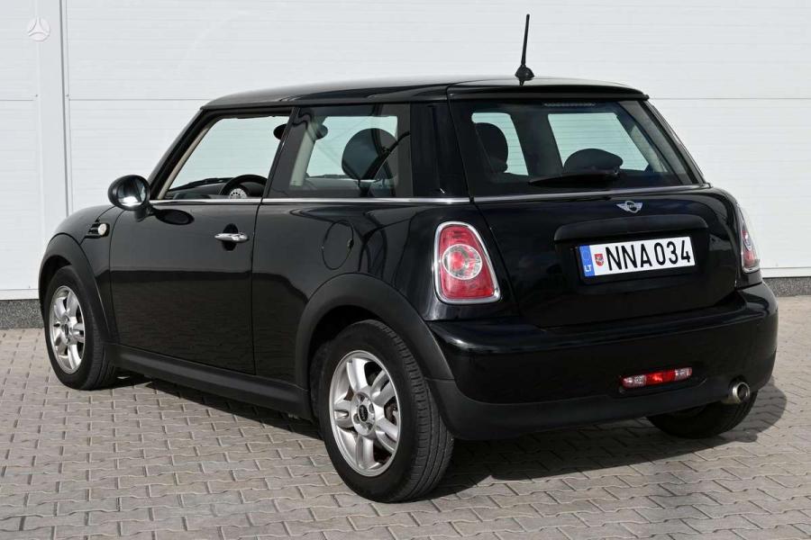 Black MINI Cooper 2012 in Kretinga, with an engine capacity of 1.56 L and mileage of 208 thousand km for 3999 €, photo 9 on AUTOMOTO.COM.LV