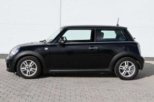 Black MINI Cooper 2012 in Kretinga, with an engine capacity of 1.56 L and mileage of 208 thousand km for 3999 €, photo 10 on AUTOMOTO.COM.LV