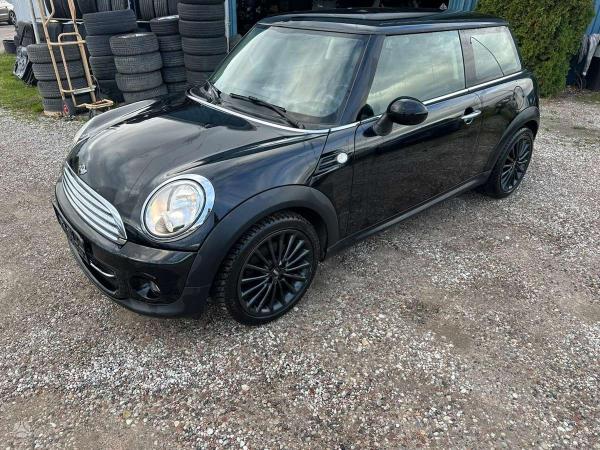 Black MINI Cooper 2012 in Jurbarkas, with an engine capacity of 1.60 L and mileage of 200 thousand km for 3450 €, photo 3 on AUTOMOTO.COM.LV