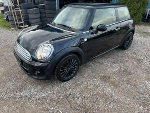 Black MINI Cooper 2012 in Jurbarkas, with an engine capacity of 1.60 L and mileage of 200 thousand km for 3450 €, photo 3 on AUTOMOTO.COM.LV