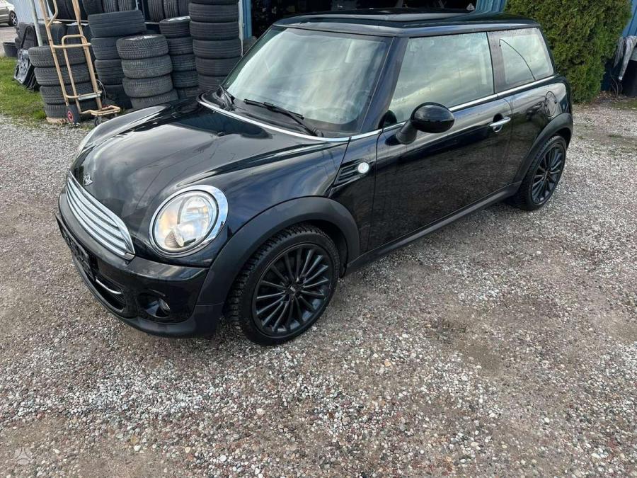 Black MINI Cooper 2012 in Jurbarkas, with an engine capacity of 1.60 L and mileage of 200 thousand km for 3450 €, photo 3 on AUTOMOTO.COM.LV