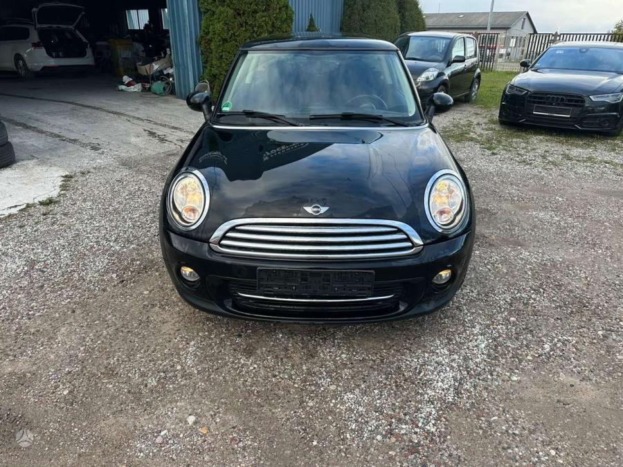 Black MINI Cooper 2012 in Jurbarkas, with an engine capacity of 1.60 L and mileage of 200 thousand km for 3450 €, photo 5 on AUTOMOTO.COM.LV