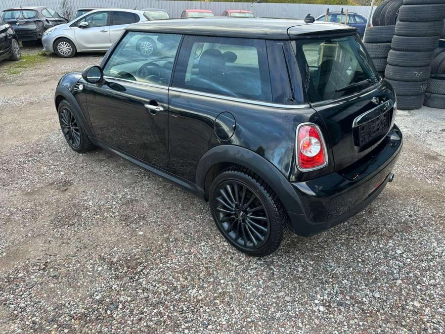 Black MINI Cooper 2012 in Jurbarkas, with an engine capacity of 1.60 L and mileage of 200 thousand km for 3450 €, photo 6 on AUTOMOTO.COM.LV