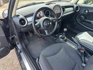 Black MINI Cooper 2012 in Jurbarkas, with an engine capacity of 1.60 L and mileage of 200 thousand km for 3450 €, photo 10 on AUTOMOTO.COM.LV