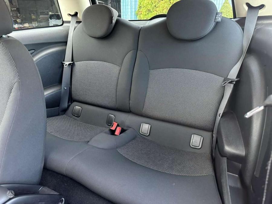 Black MINI Cooper 2012 in Jurbarkas, with an engine capacity of 1.60 L and mileage of 200 thousand km for 3450 €, photo 14 on AUTOMOTO.COM.LV