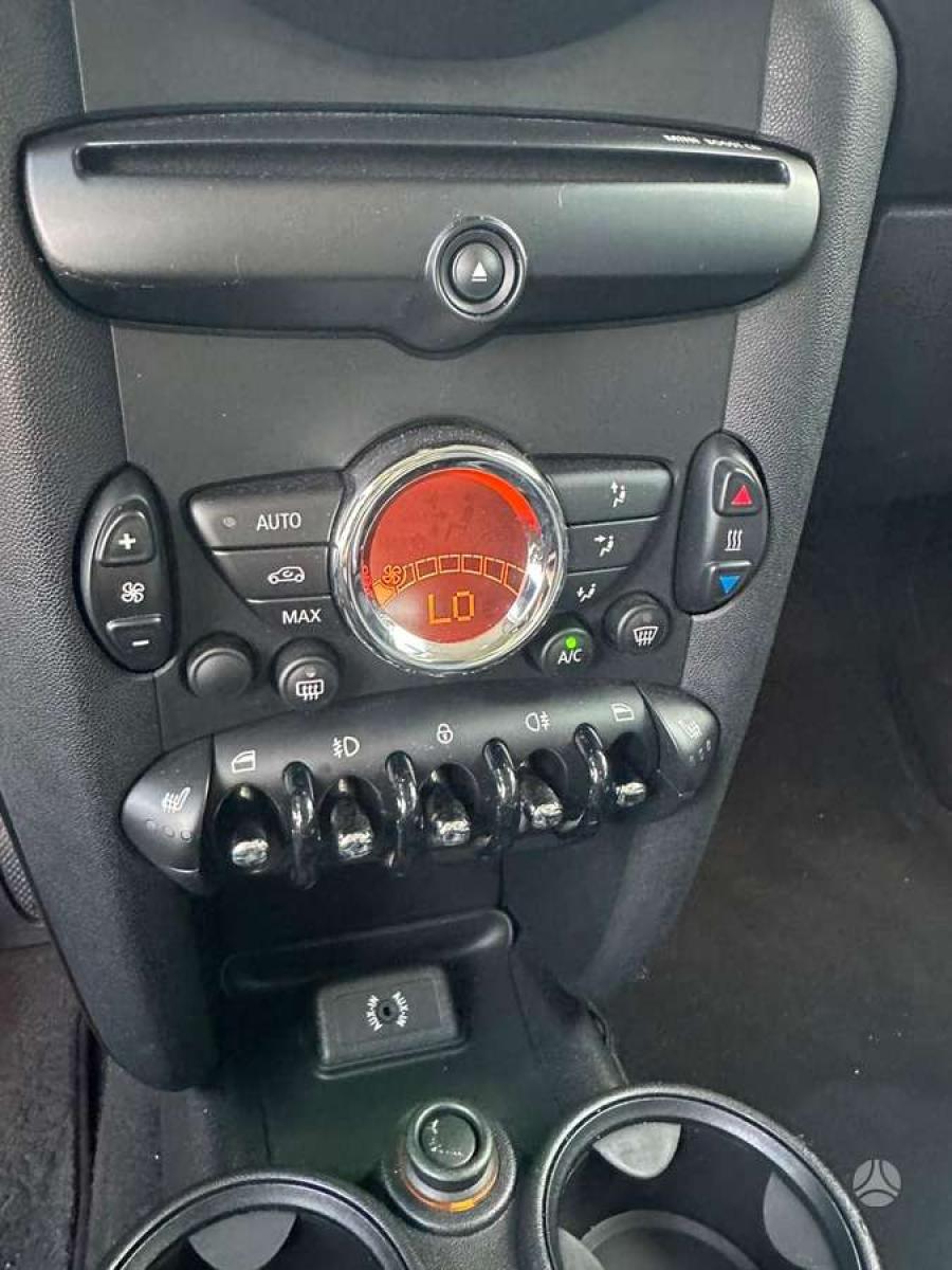 Black MINI Cooper 2012 in Jurbarkas, with an engine capacity of 1.60 L and mileage of 200 thousand km for 3450 €, photo 15 on AUTOMOTO.COM.LV