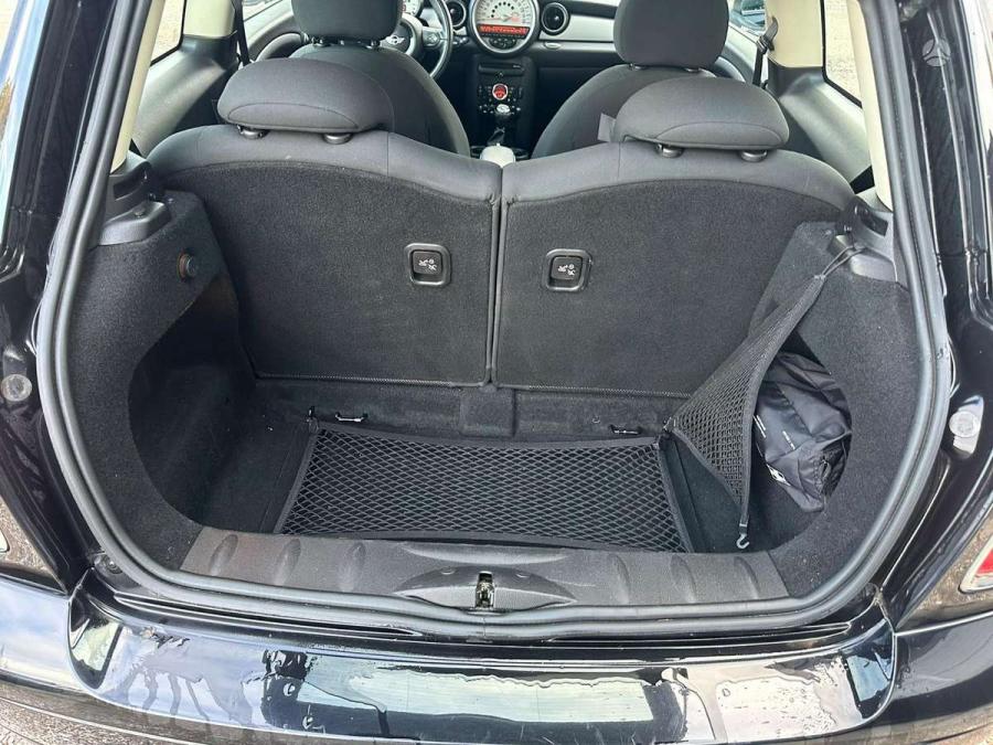 Black MINI Cooper 2012 in Jurbarkas, with an engine capacity of 1.60 L and mileage of 200 thousand km for 3450 €, photo 17 on AUTOMOTO.COM.LV