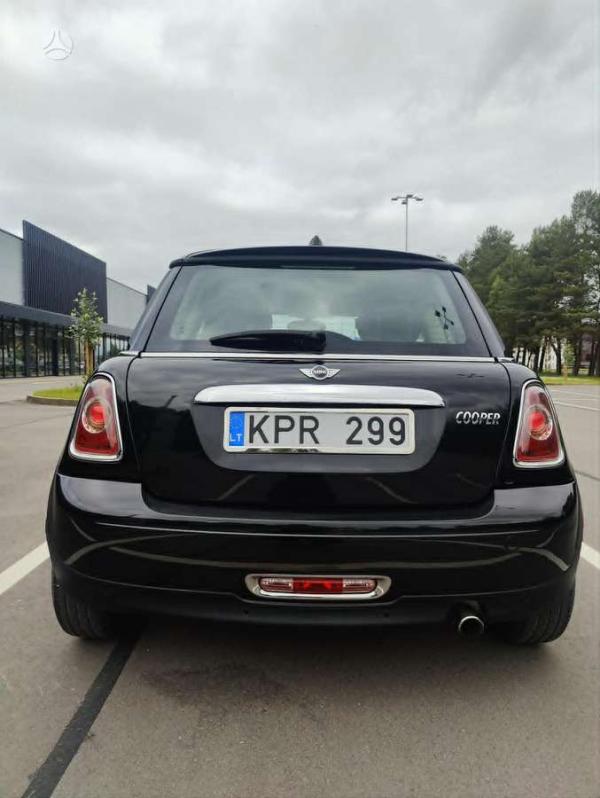 Black MINI Cooper 2013 in Vilnius, with an engine capacity of 1.60 L and mileage of 98 thousand km for 4600 €, photo 3 on AUTOMOTO.COM.LV