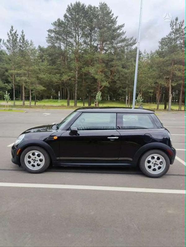 Black MINI Cooper 2013 in Vilnius, with an engine capacity of 1.60 L and mileage of 98 thousand km for 4600 €, photo 4 on AUTOMOTO.COM.LV