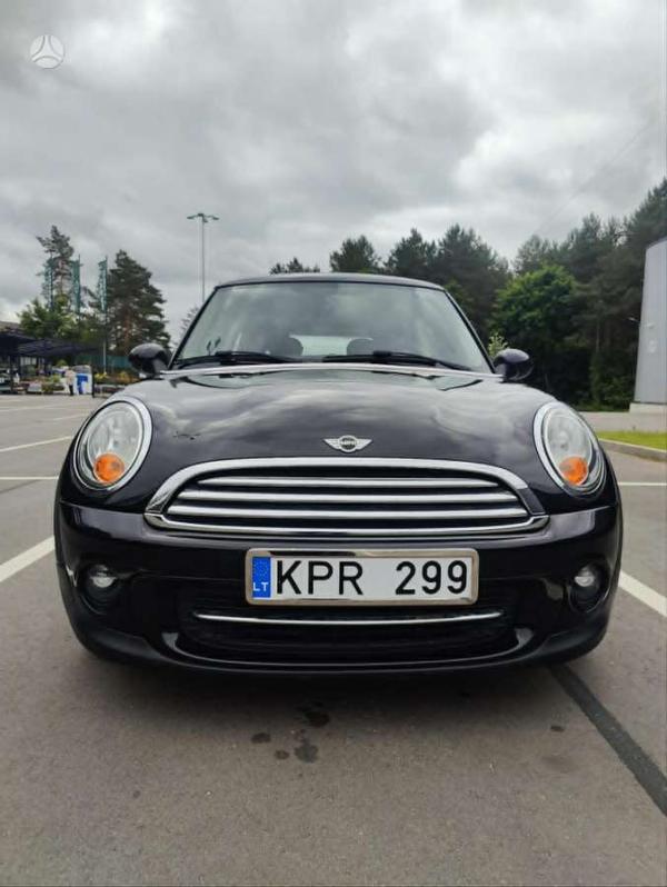 Black MINI Cooper 2013 in Vilnius, with an engine capacity of 1.60 L and mileage of 98 thousand km for 4600 €, photo 8 on AUTOMOTO.COM.LV