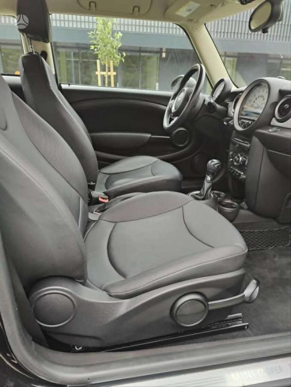 Black MINI Cooper 2013 in Vilnius, with an engine capacity of 1.60 L and mileage of 98 thousand km for 4600 €, photo 10 on AUTOMOTO.COM.LV