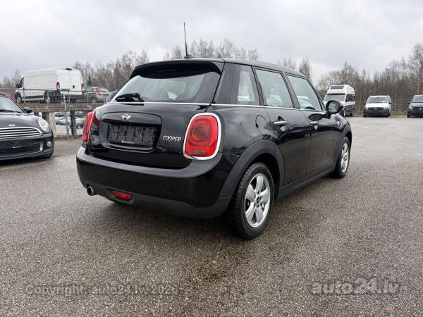 Melns MINI Cooper 2015 Viljandi, ar dzinēja tilpumu 1.50 L un nobraukumu 127 tūkst. km par 7890 €, foto 3 vietnē AUTOMOTO.COM.LV