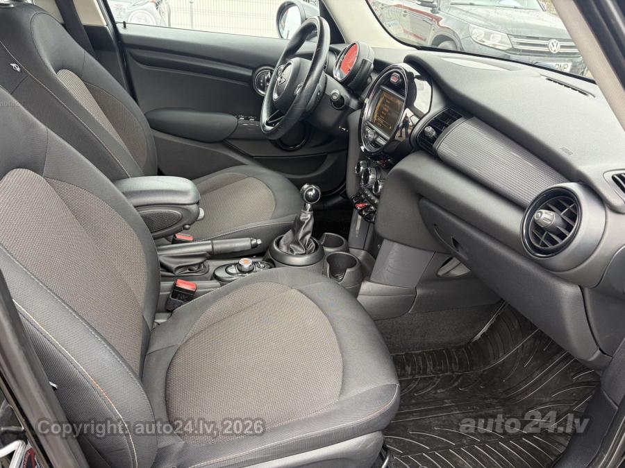 Melns MINI Cooper 2015 Viljandi, ar dzinēja tilpumu 1.50 L un nobraukumu 127 tūkst. km par 7890 €, foto 8 vietnē AUTOMOTO.COM.LV