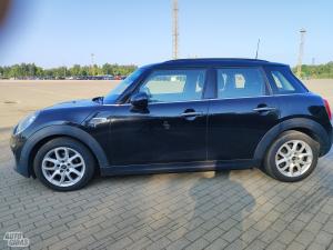Black MINI Cooper 2017 in Marijampole, with an engine capacity of 1.50 L and mileage of 281 thousand km for 4850 €, photo 6 on AUTOMOTO.COM.LV