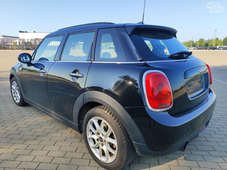 Black MINI Cooper 2017 in Marijampole, with an engine capacity of 1.50 L and mileage of 281 thousand km for 4850 €, photo 7 on AUTOMOTO.COM.LV