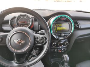 Black MINI Cooper 2017 in Marijampole, with an engine capacity of 1.50 L and mileage of 281 thousand km for 4850 €, photo 11 on AUTOMOTO.COM.LV