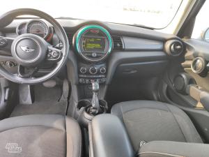 Black MINI Cooper 2017 in Marijampole, with an engine capacity of 1.50 L and mileage of 281 thousand km for 4850 €, photo 12 on AUTOMOTO.COM.LV