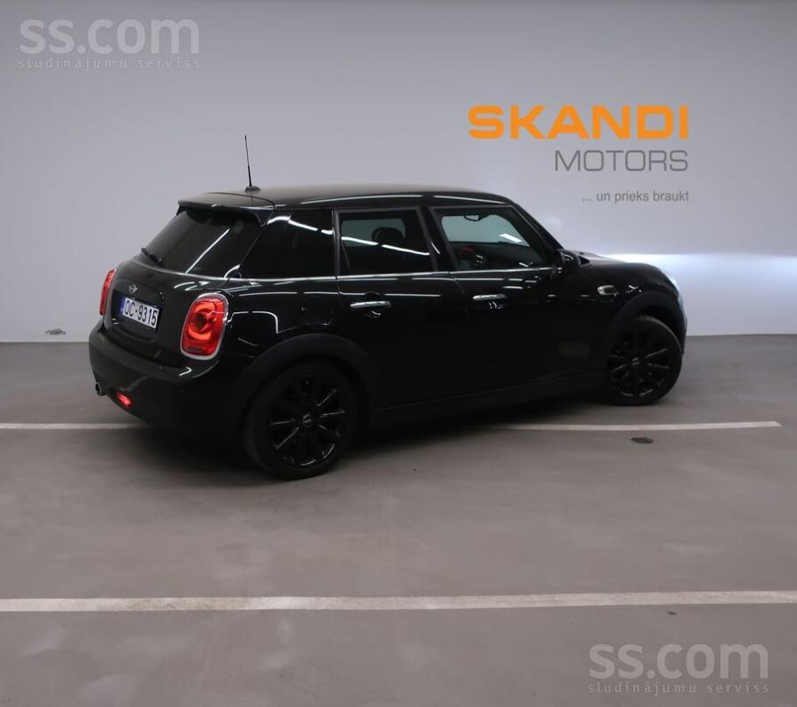 Black MINI Cooper 2018 in Riga, with an engine capacity of 1.50 L and mileage of 104 thousand km for 2000 €, photo 4 on AUTOMOTO.COM.LV