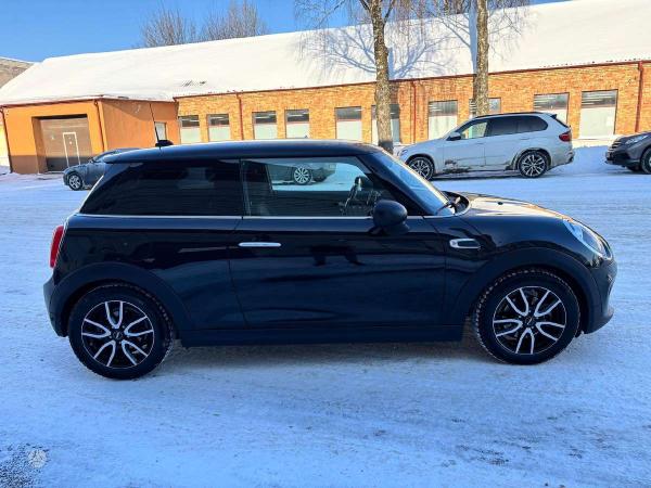 Melns MINI Cooper 2019 Panevēža, ar dzinēja tilpumu 1.50 L un nobraukumu 48 tūkst. km par 12200 €, foto 9 vietnē AUTOMOTO.COM.LV