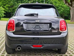 Black MINI Cooper 2020 in Kaunas, with an engine capacity of 1.50 L and mileage of 219 thousand km for 8800 €, photo 9 on AUTOMOTO.COM.LV