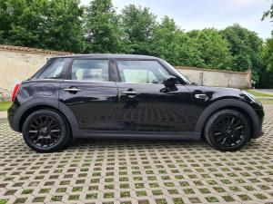 Black MINI Cooper 2020 in Kaunas, with an engine capacity of 1.50 L and mileage of 219 thousand km for 8800 €, photo 10 on AUTOMOTO.COM.LV