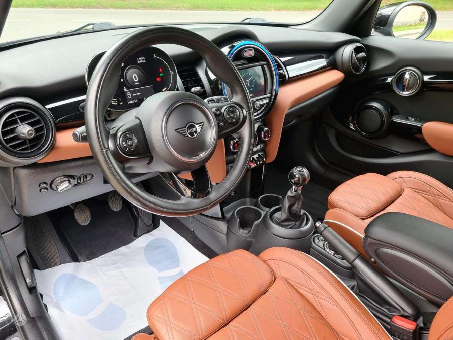 Black MINI Cooper 2020 in Kaunas, with an engine capacity of 1.50 L and mileage of 219 thousand km for 8800 €, photo 22 on AUTOMOTO.COM.LV