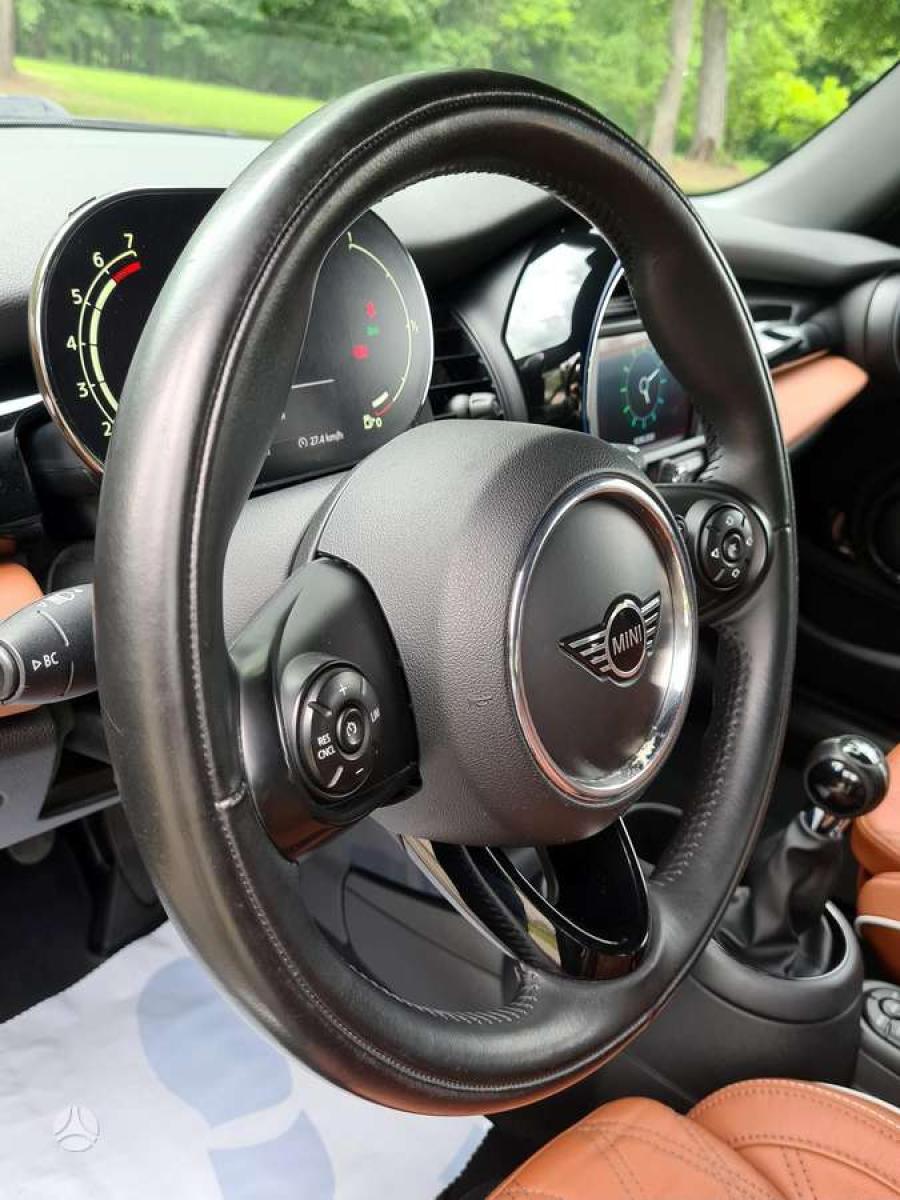 Black MINI Cooper 2020 in Kaunas, with an engine capacity of 1.50 L and mileage of 219 thousand km for 8800 €, photo 25 on AUTOMOTO.COM.LV