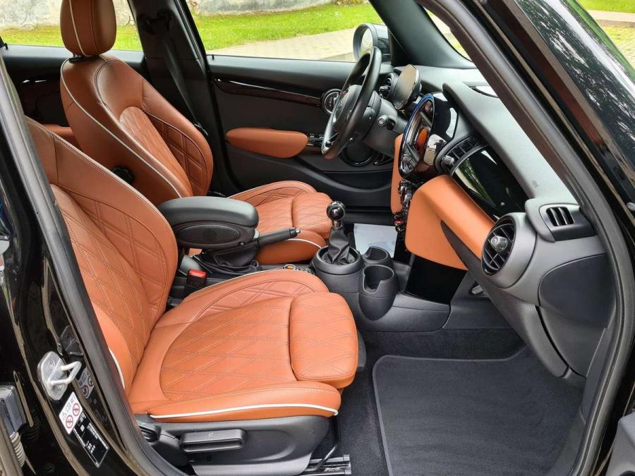 Black MINI Cooper 2020 in Kaunas, with an engine capacity of 1.50 L and mileage of 219 thousand km for 8800 €, photo 31 on AUTOMOTO.COM.LV