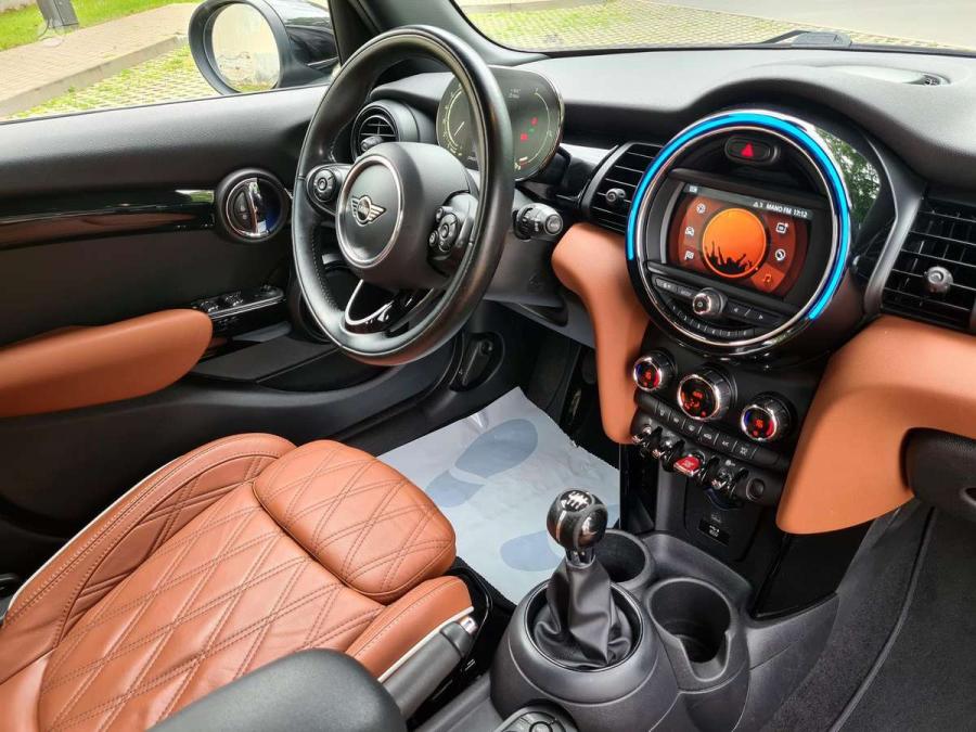 Black MINI Cooper 2020 in Kaunas, with an engine capacity of 1.50 L and mileage of 219 thousand km for 8800 €, photo 33 on AUTOMOTO.COM.LV