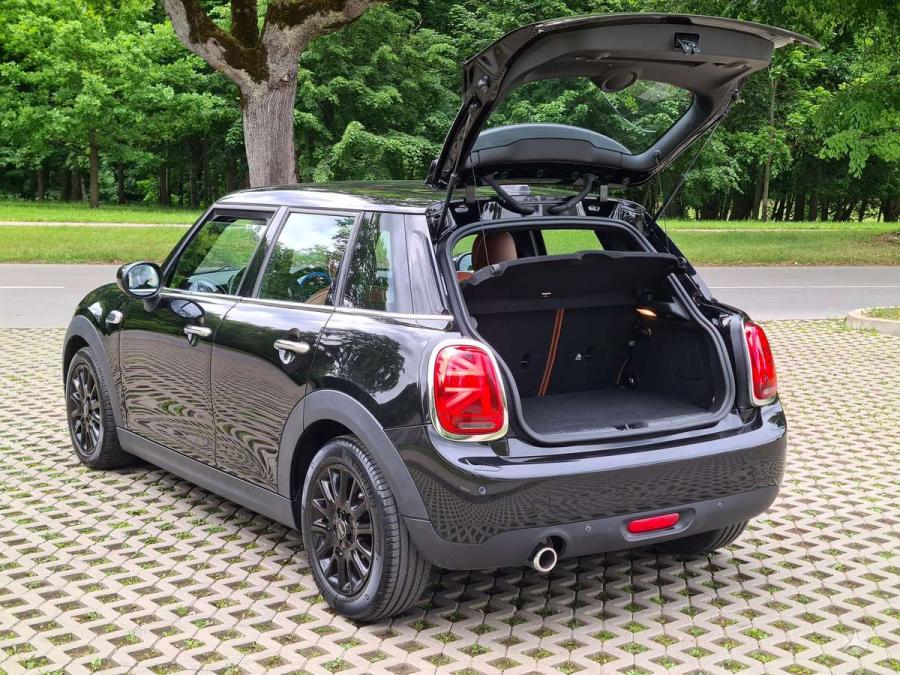 Black MINI Cooper 2020 in Kaunas, with an engine capacity of 1.50 L and mileage of 219 thousand km for 8800 €, photo 44 on AUTOMOTO.COM.LV